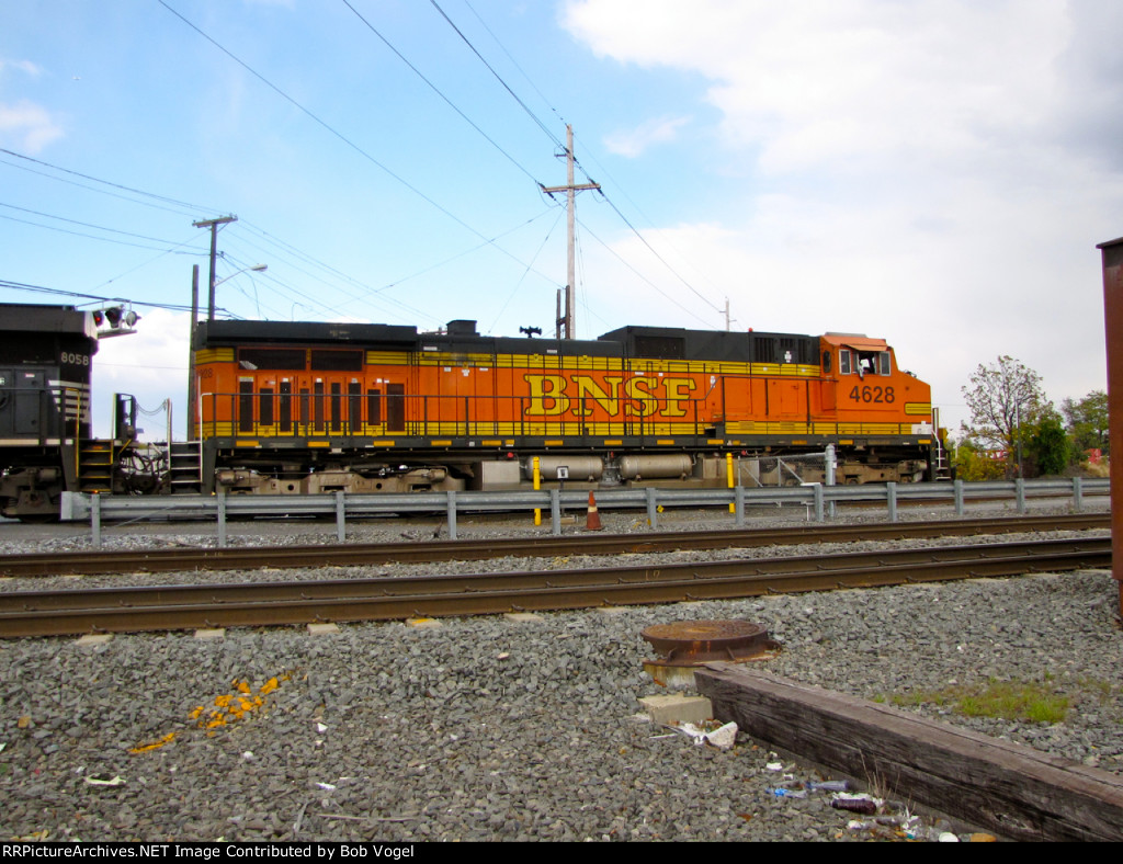 BNSF 4628